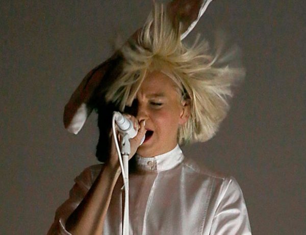 El viento dejó ver el rostro de Sia - Radio Aspen